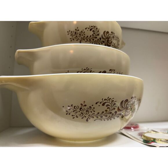 Pyrex | Kitchen | Htf Rare Pyrex Homestead 4 Nesting Mixing Bowl Set ...